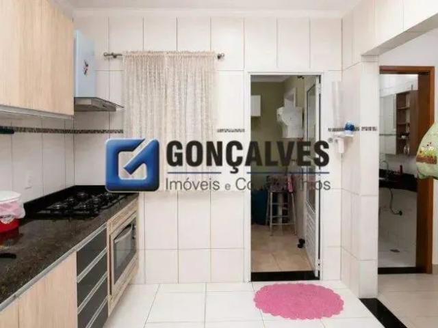Sobrado com 3 Quartos para alugar, 123m² Santa Maria