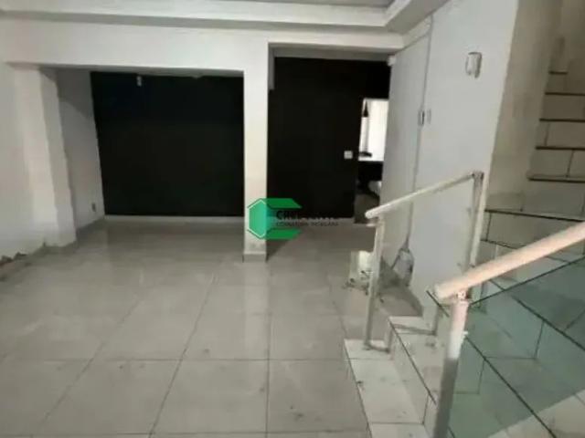 Sobrado com 3 Quartos para alugar, 180m² Vila Eldizia