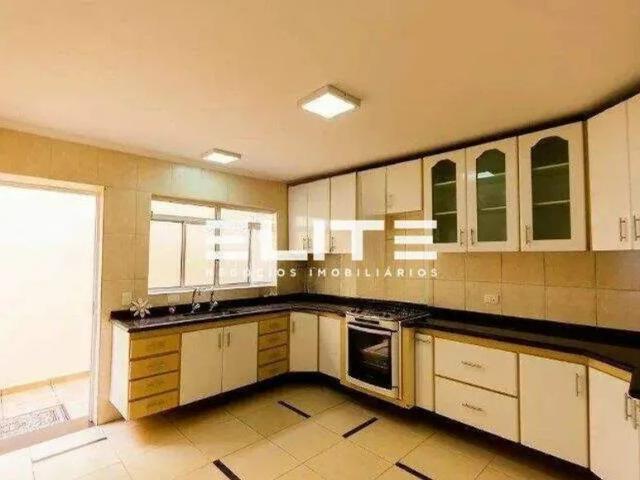 Sobrado com 3 Quartos para alugar, 215m² Campestre