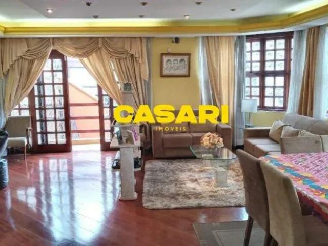 Sobrado com 3 Quartos para alugar, 315m² Nova Petrópolis