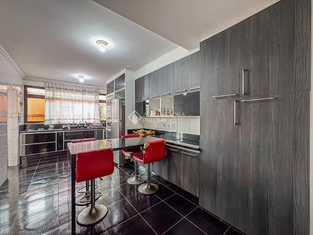 Sobrado com 3 Quartos para alugar, 375m² Nova Petrópolis