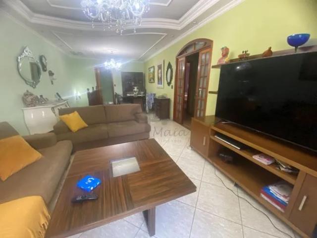 Sobrado com 3 quartos para alugar