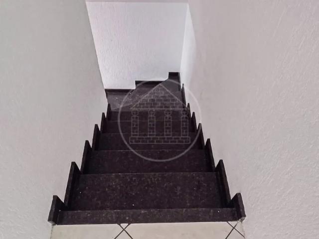 Sobrado com 3 quartos para alugar no Parque Brasil