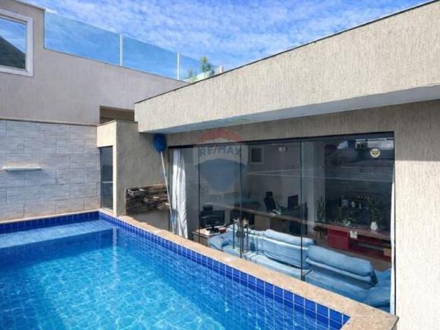 Sobrado com 3 quartos piscina e Vista Permanente para o Lago na Vila Planalto ACEITA PERMUTA