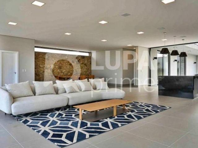 SOBRADO COM 3 QUARTOS, PISCINA E 3 VAGAS PARA VENDA, VOTORANTIM, SOROCABA