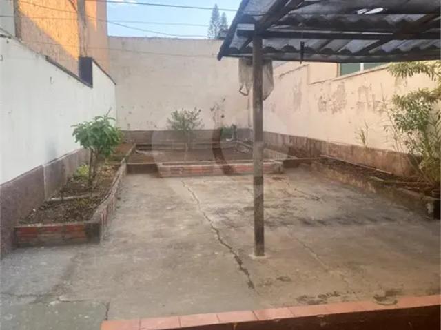 Sobrado com 3 quartos à venda ou para locação em Vila Carrão SP