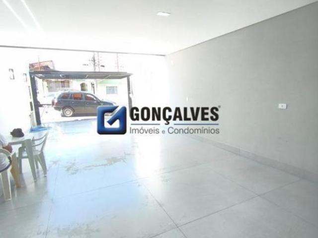 Sobrado com 3 suítes, 4 vagas de garagem e frente em Assunção, SBCampo – Financia e Permuta