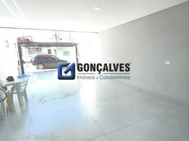 Sobrado com 3 suítes, 4 vagas de garagem e frente em Assunção, SBCampo – Financia e Permuta