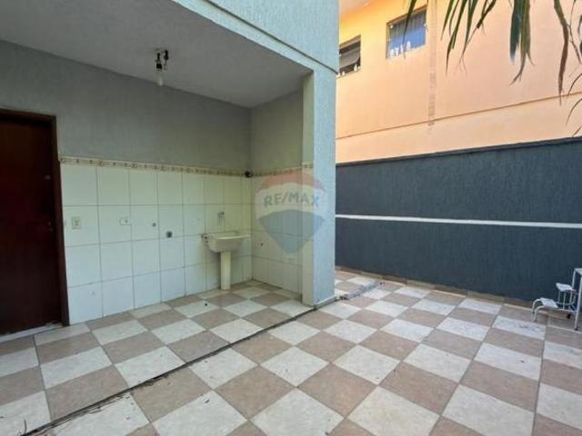 Sobrado com 3 suítes, 4 vagas e quintal na Vila Nova Mazzei – 181m² por R$ 660 mil