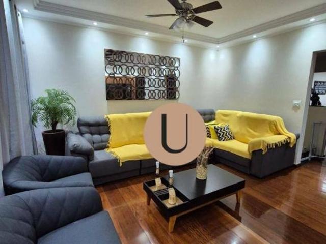 Sobrado com 3 suítes, 5 vagas e 227 m² no Jardim das Américas São Bernardo do Campo/SP