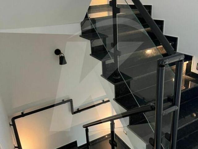 Sobrado com 3 suítes, 3 vagas,180m² na Parada Inglesa