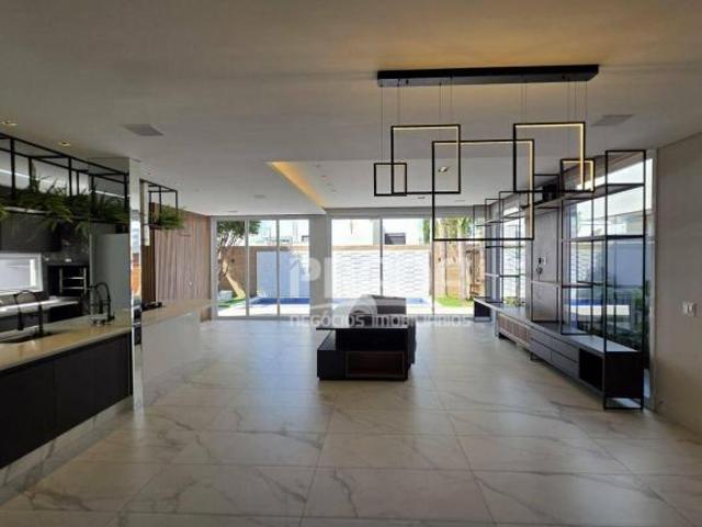 Sobrado com 3 suítes à venda, 281 m² por R$ 2.500.000 Condomínio Splêndido Uberlândia/MG