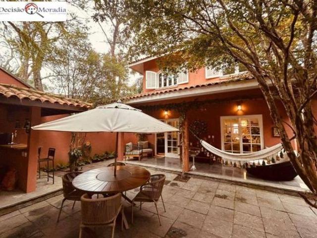 Sobrado com 3 SUÍTES à venda, 228 m² por R$ 1.550.000 Granja Viana Cotia/SP
