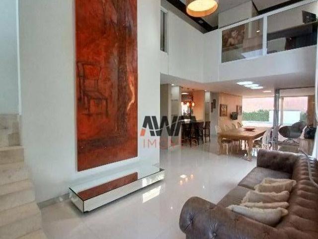 Sobrado com 3 suítes à venda, 320 m² por R$ 3.000.000 Jardins Atenas Goiânia/GO