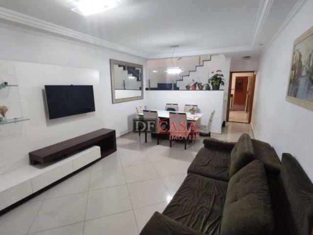 Sobrado com 3 Suítes, Churrasqueira, 2 Vagas de Garagem, 140 m². Vila Carrão São Paulo/SP