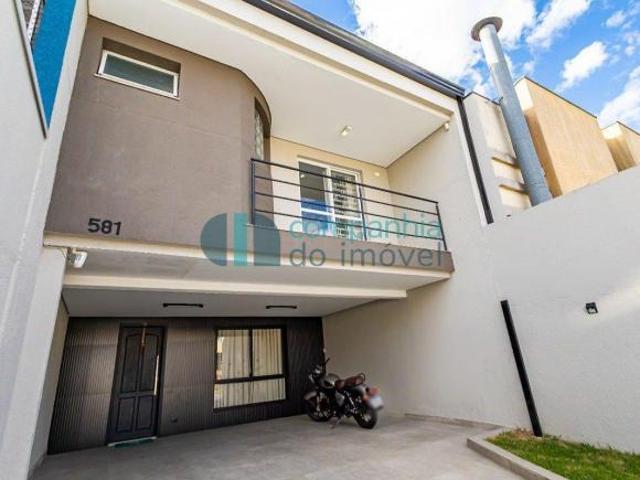 Sobrado com 3 suítes | amplo terreno Jd. Américas