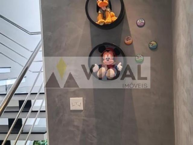 SOBRADO COM 3 SUÍTES E PISCINA NO CONDOMÍNIO CHÁCARA ONDINA À VENDA R$2.332.000,00