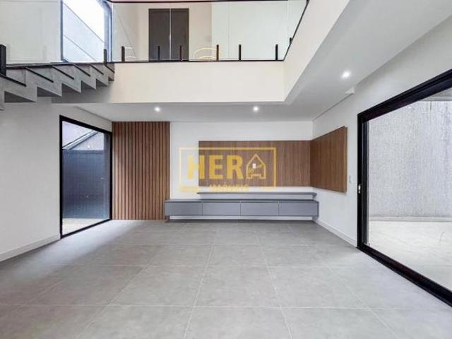 Sobrado com 3 suítes e piscina no Residencial Ibi Aram I