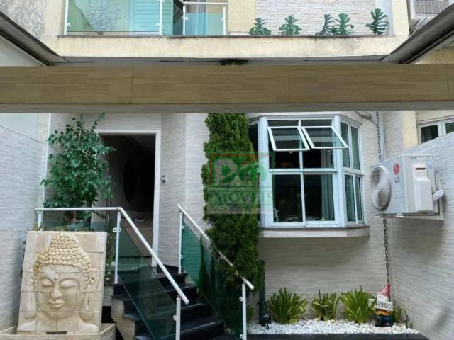 Sobrado com 3 dormitórios à venda, 360 m² por R$ 2.300.000,00 Vila Bertioga São Paulo/SP