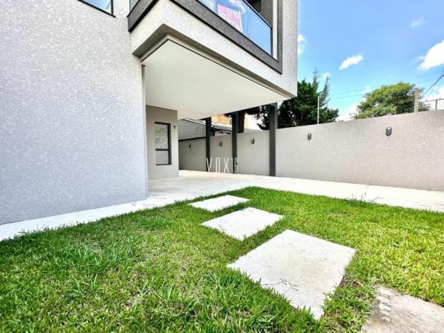 Sobrado com 3 suítes no bairro Hauer