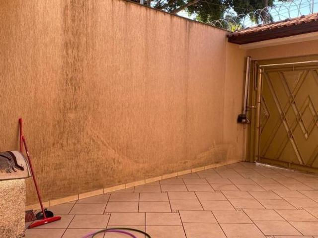 Sobrado com 3 Suítes, Piscina e Churrasqueira 150 m²