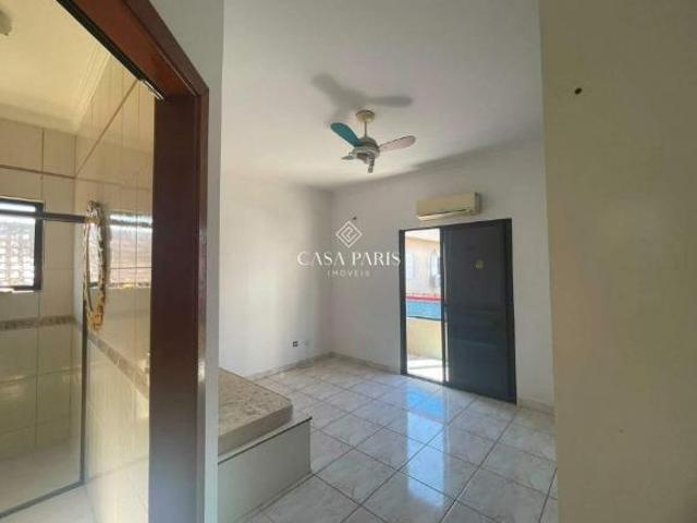 Sobrado com 3 suítes, piscina e quintal na Guilhermina – Praia Grande/SP