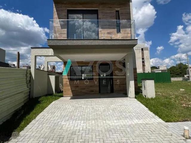 Sobrado com terraço localizado no Santa Cândida em Curitiba por R$1.290.000,00