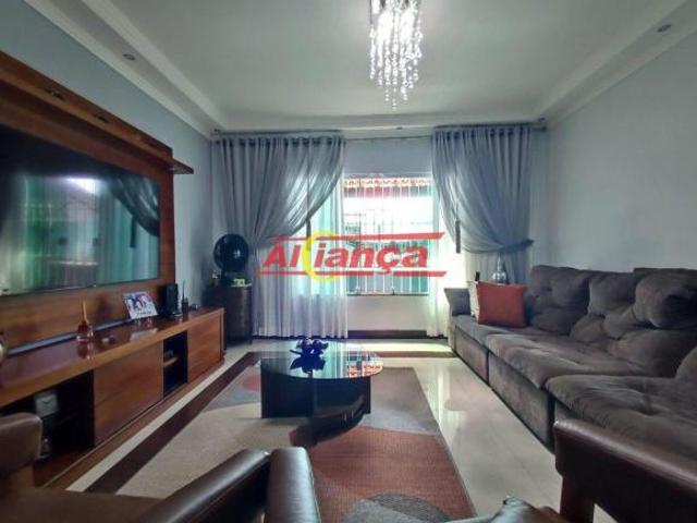 Sobrado com terreno de 242m², com 3 quartos e 1 suíte à venda na Vila Maricy