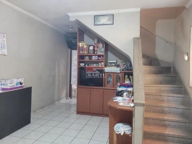 Sobrado com terreno de 8,00 x 45,00 com 2 vagas de garagem 2 dormitórios terreno amplo