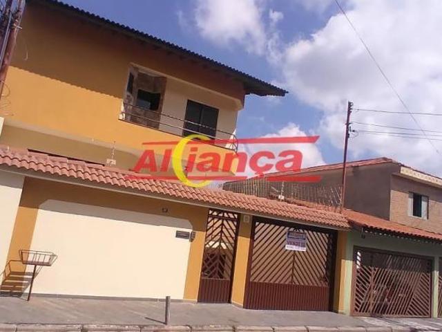 SOBRADO COM TRES ANDARES E OITO AMBIENTES VILA ROSALIA