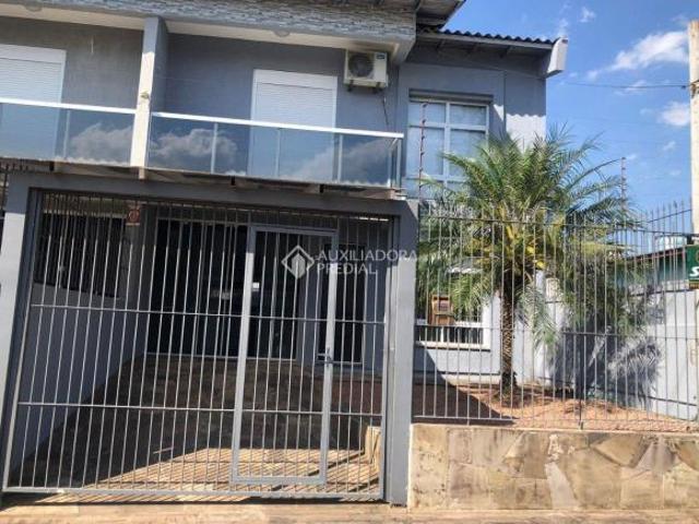 Sobrado com três quartos no bairro Vista Alegre em Cachoeirinha
