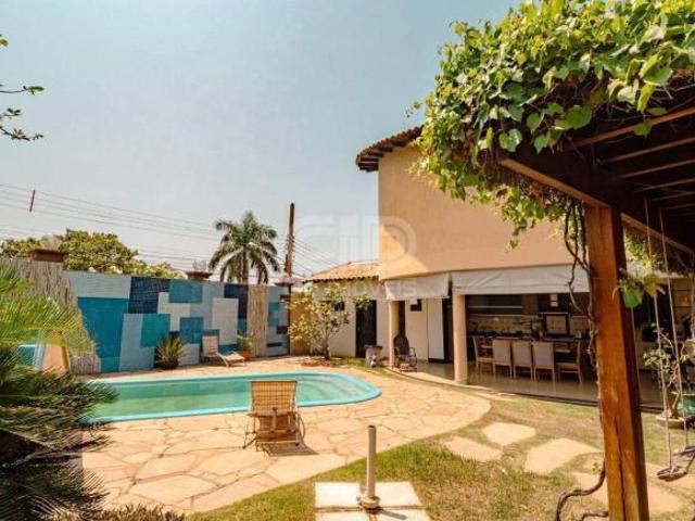 Sobrado com três suítes no Condomínio Residencial Jardim Itália II