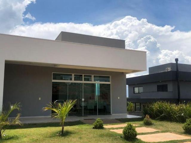 Sobrado com vista para a represa! Piscina, suítes com sacada, salão de festas completo!