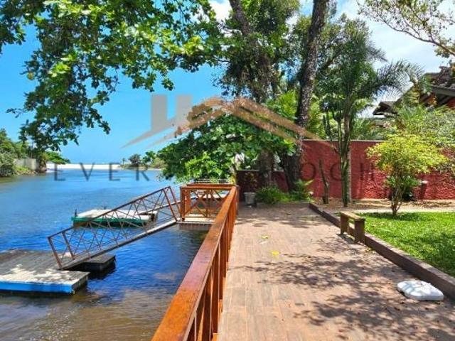 Sobrado com vista para praia e rio à venda na Barra do Una 4 quartos
