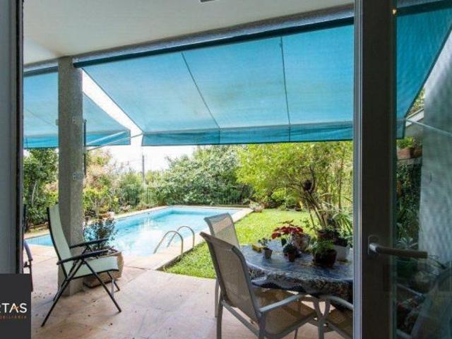 Sobrado com vista para Rio, 3 quartos, 2 suites, pátio, piscina, vaga para 4 car