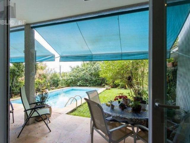 Sobrado com vista para Rio, 3 quartos, 2 suites, pátio, piscina, vaga para 4 car