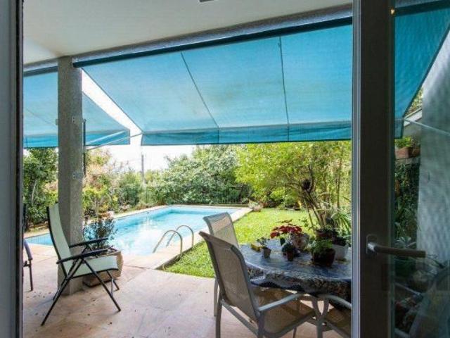 Sobrado com vista para Rio, 3 quartos, 2 suites, pátio, piscina, vaga para 4 carros Bairro Vila As