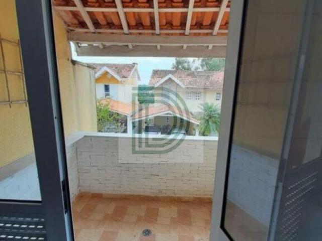Sobrado com acabamento de muito bom gosto