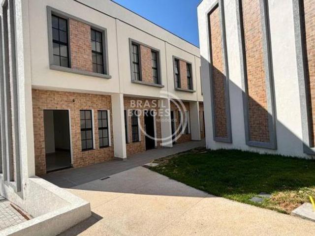 Sobrado com ótimo acabamento, 2 dormitórios e quintal no Jardim Europa Zona Oeste de Sorocaba