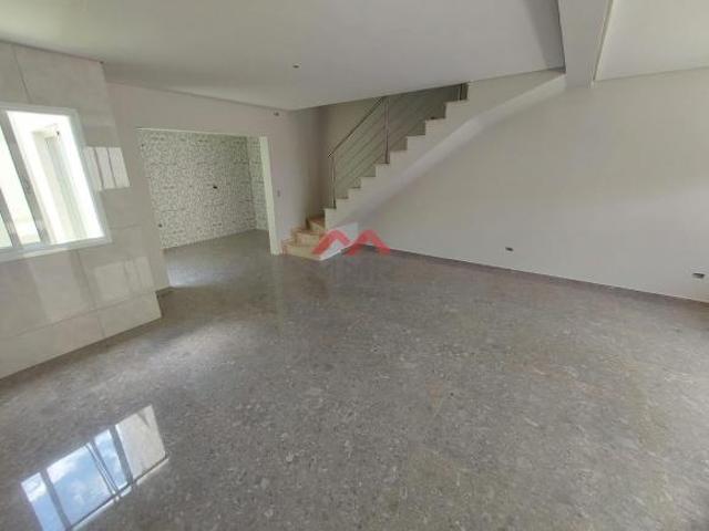 SOBRADO COM ALTO PADRÃO DE CONSTRUÇÃO NO ALTO BOQUEIRÃO!