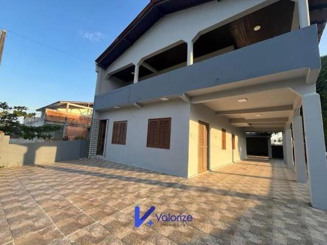 Sobrado com amplo terreno a venda em Shangrila