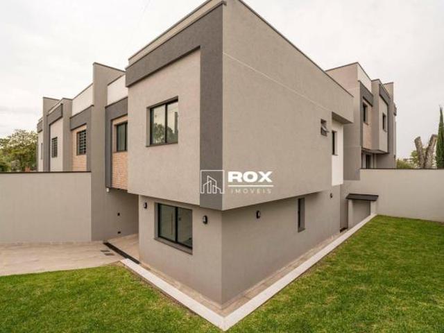 Sobrado com amplo quintal e 3 quartos, 1 suíte à venda, 123 m² por R$ 860.000 Boa Vista, Curitiba/