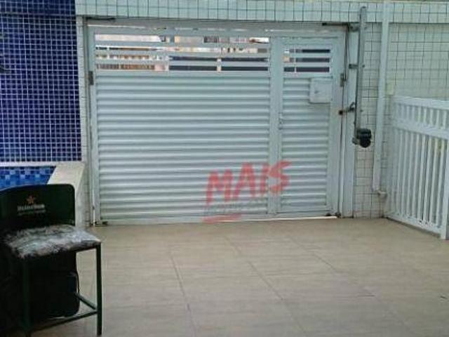 Sobrado com área de lazer!