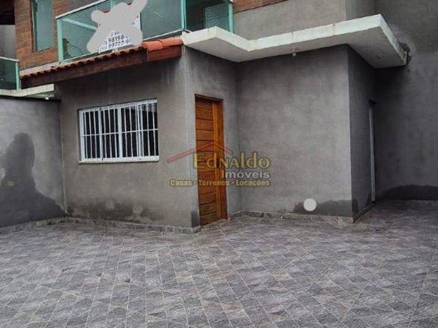 SOBRADO COM DESIGN MODERNO EM BORACEIA, PROXIMO A PRAIA