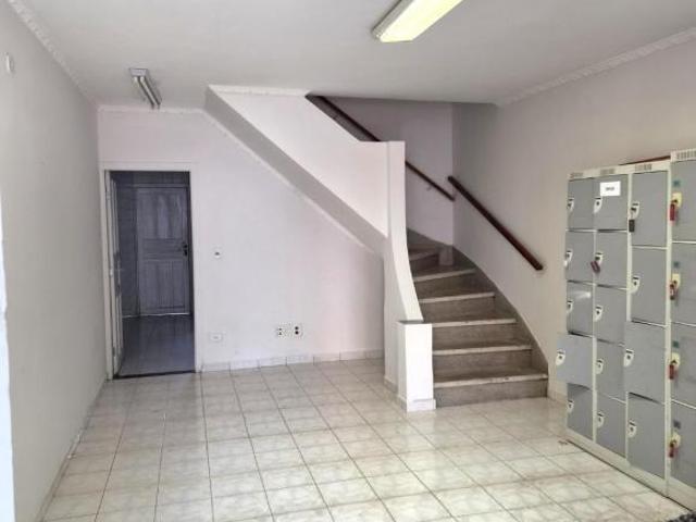Sobrado com dois quartos