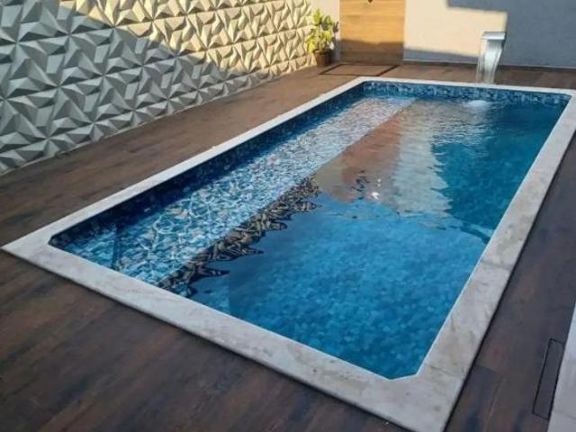 Sobrado com Dois Quartos Churrasqueira e Piscina na Riviera
