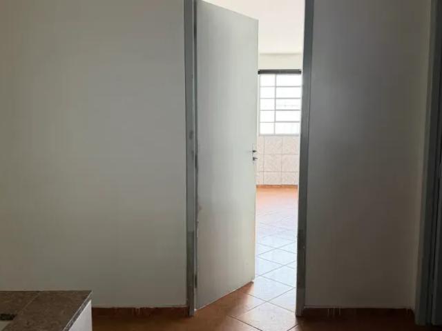 Sobrado com duas moradias — Ideal para morar ou investir!