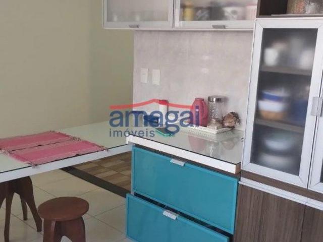 Sobrado com duas suítes em condominio fechado