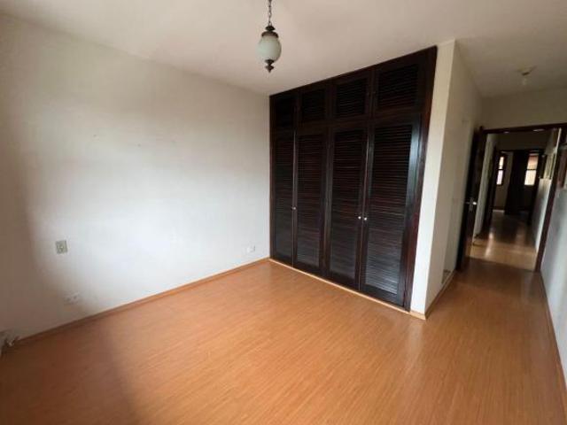 SOBRADO COM EDÍCULA 1 WC COM QUINTAL 2 VAGAS
