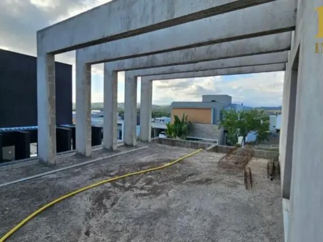 Sobrado com elevador na Urbanova